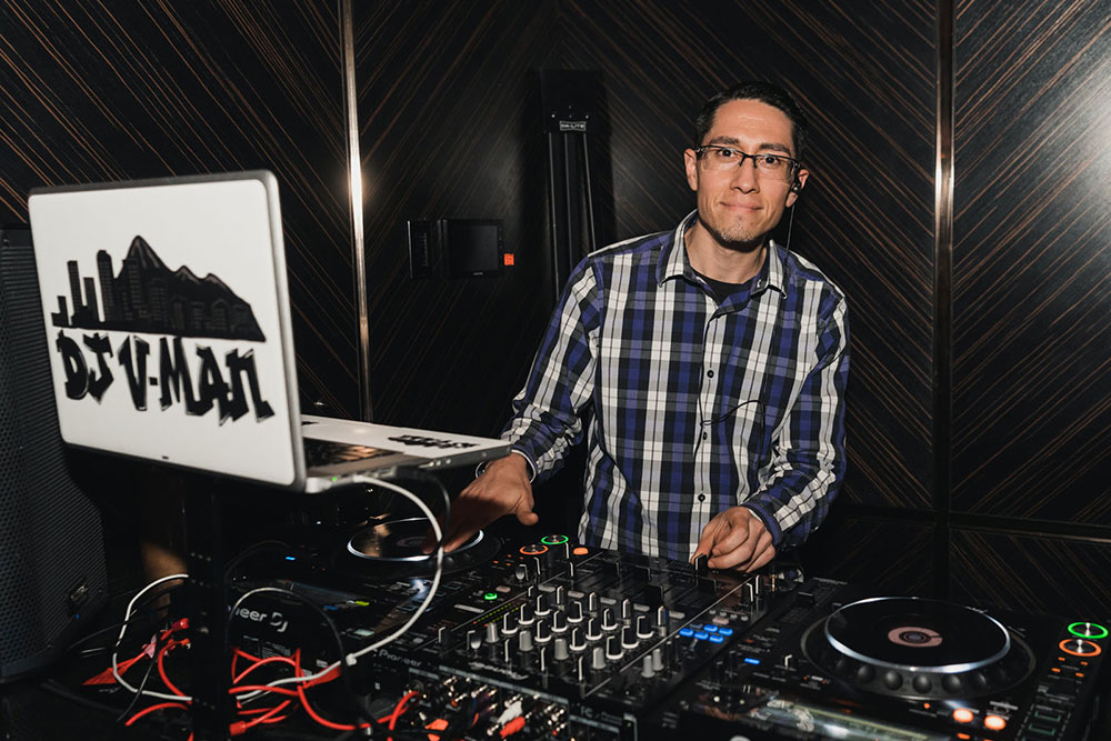 clique_cover_oct_2021 - Clique Bar & Lounge